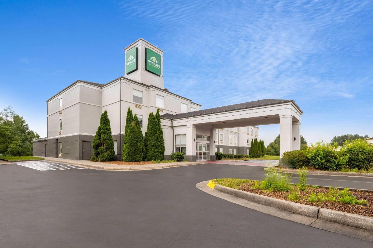 Wingate by Wyndham Dublin Near Claytor Lake State Park - KKday