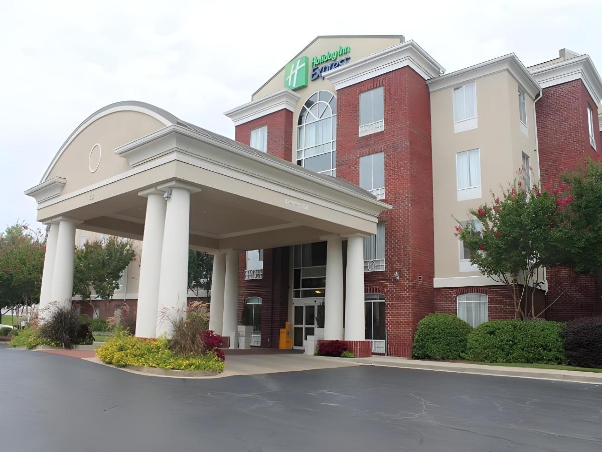Holiday Inn Express & Suites Ripley By IHG - KKday