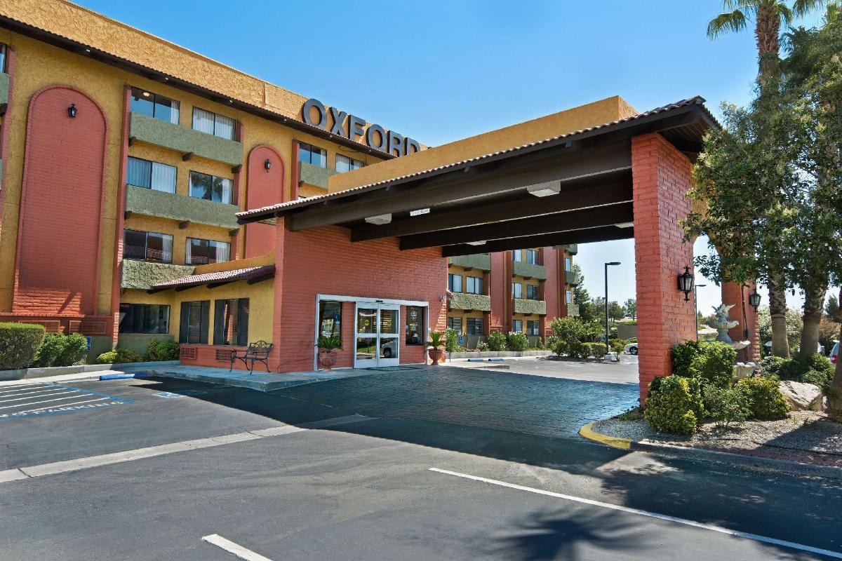 Oxnard Inn Lancaster - KKday