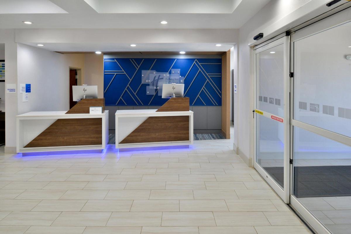 Holiday Inn Express Hotel & Suites Carthage By IHG - KKday