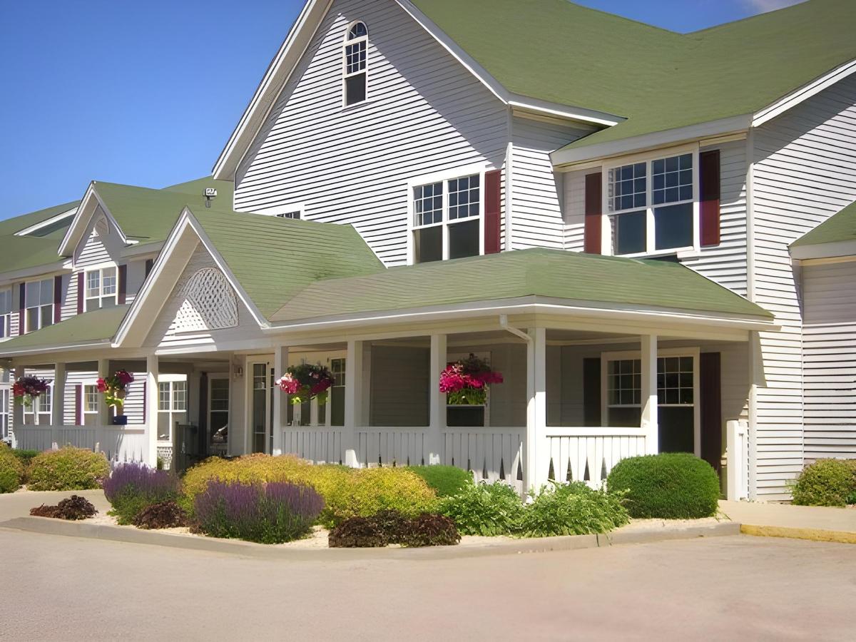 Country Inn & Suites by Radisson, Decorah, IA - KKday