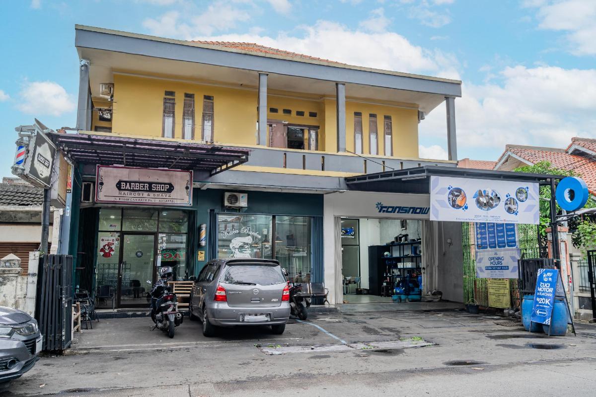 OYO 94102 Kuningan Guest House Syariah - KKday