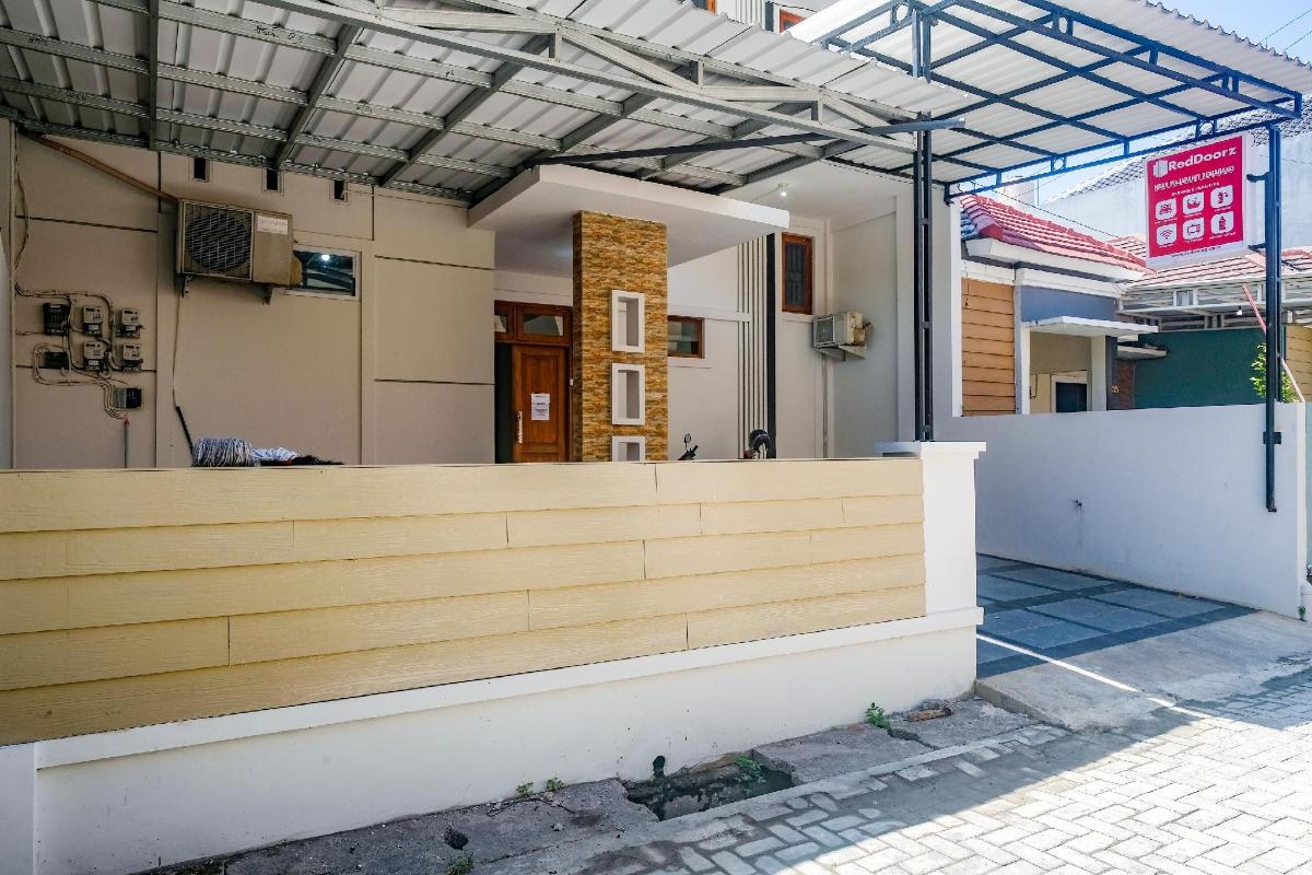 RedDoorz near Majapahit Semarang - KKday