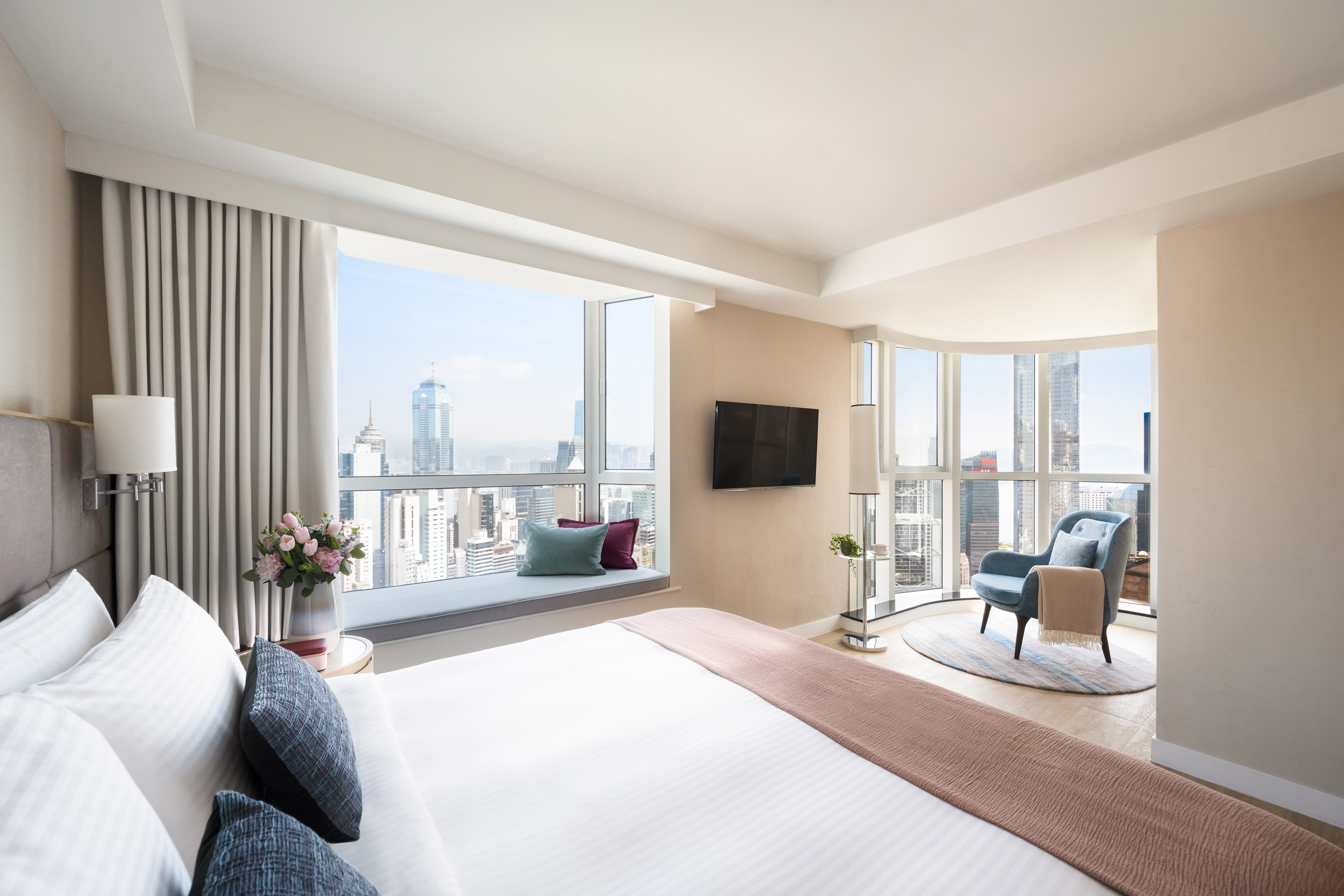 Staycation at TwoMR｜Two MacDonnell Road - KKday