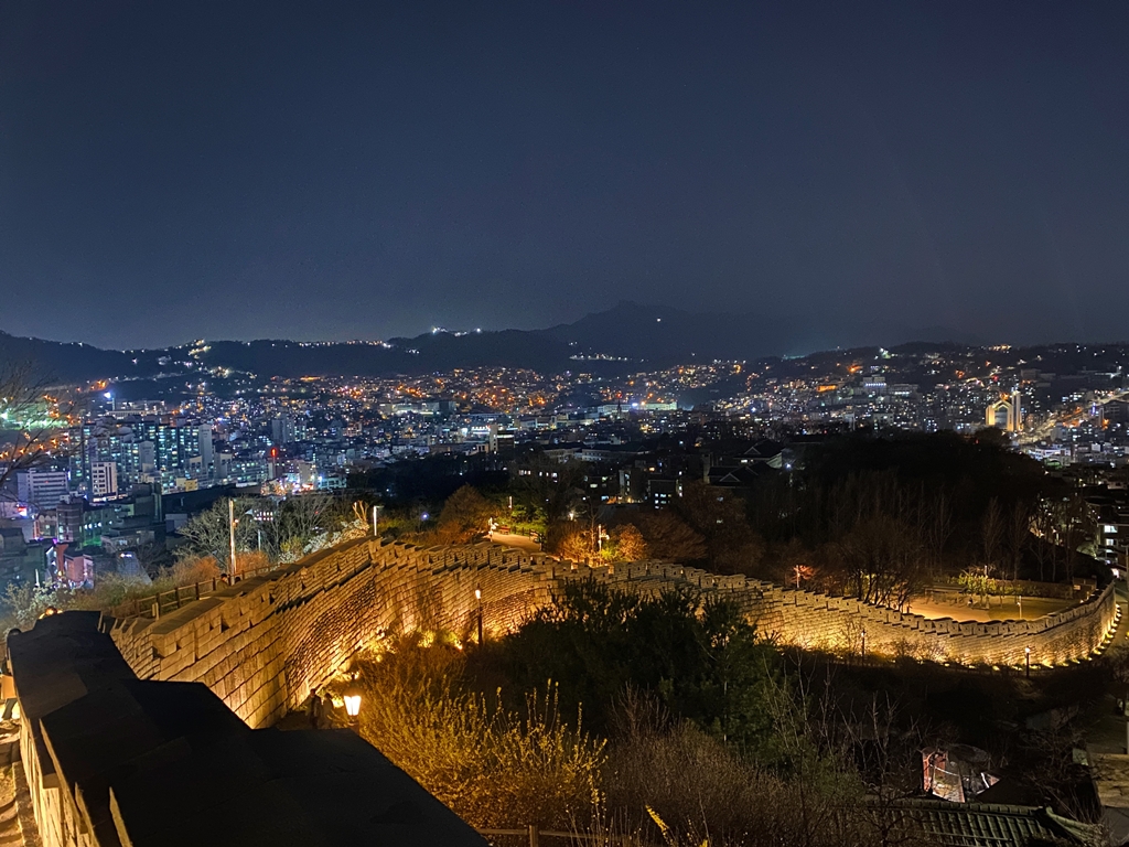 Seoul Night View One-Day Tour｜Naksan Park & Mt.Eungbong Palgakjeong ...