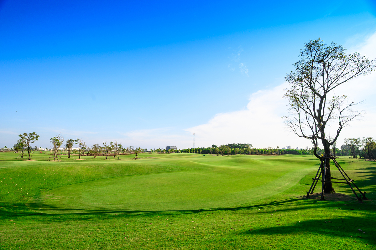 Golf Experience at Siam Country Club Bangkok | Samut Prakan - KKday