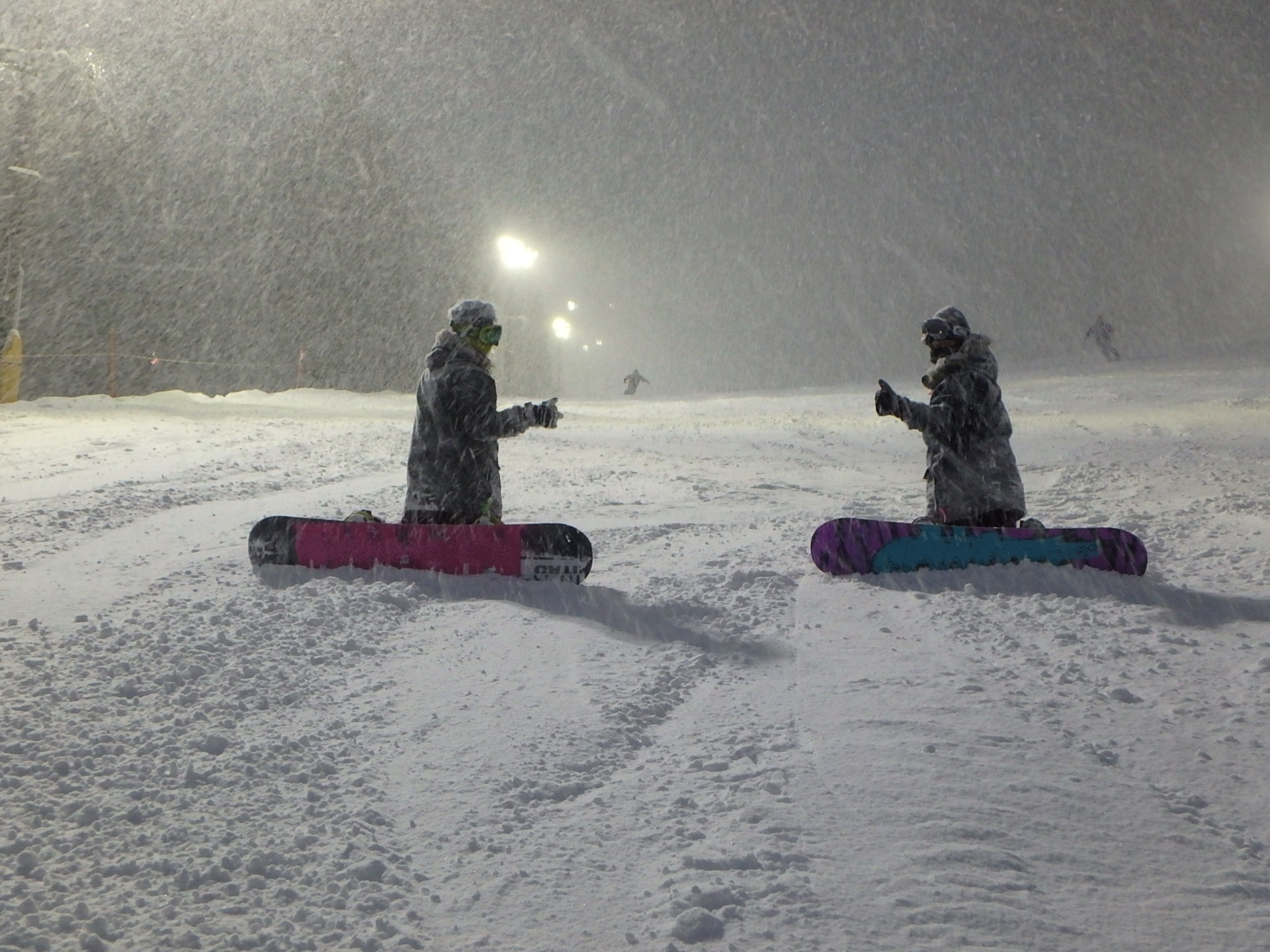 Yuzawa, Niigata | Echigo Yuzawa's finest powder! ｜Night ride tour with ...