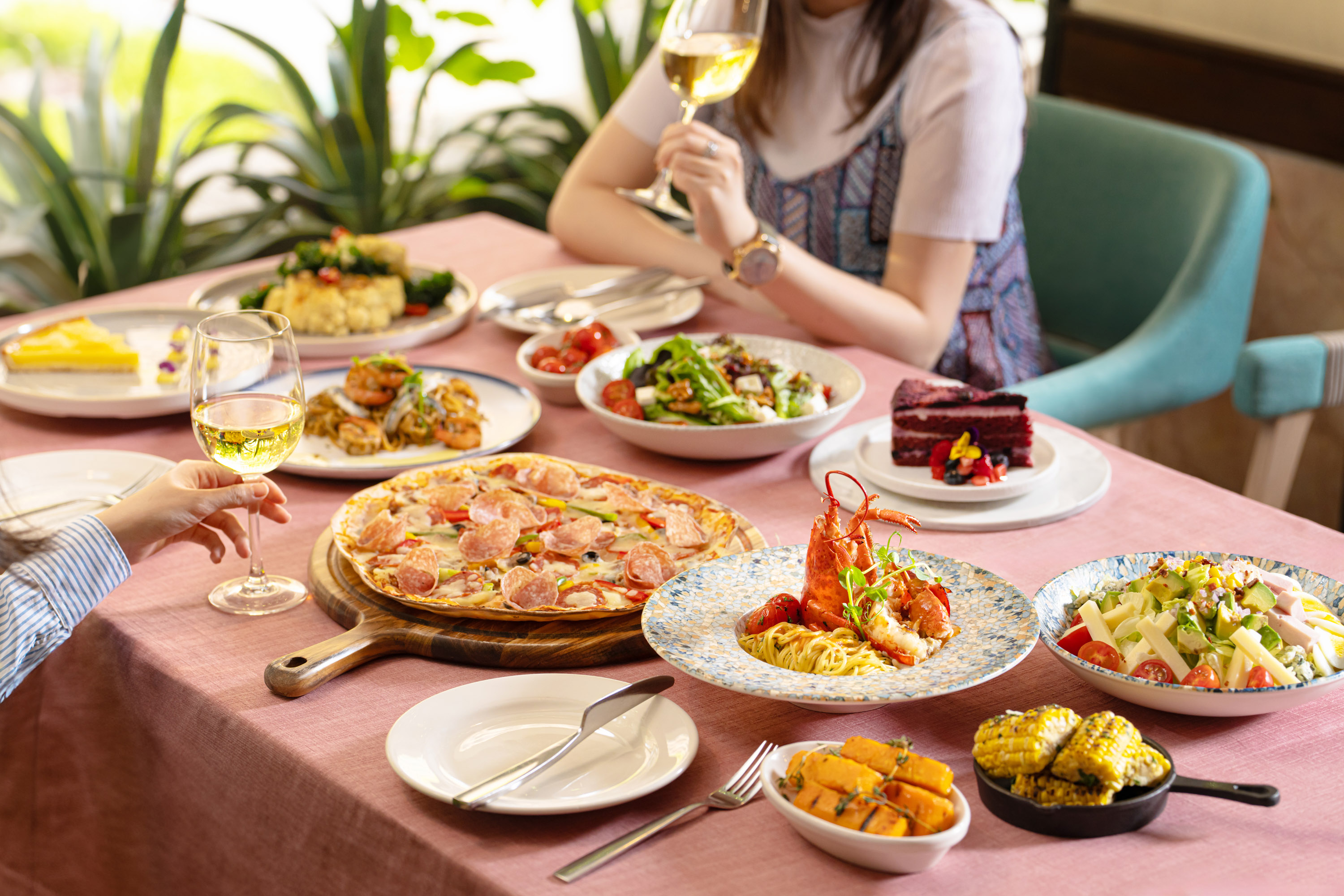 Regal Kowloon Hotel｜Mezzo Western Restaurant｜Bella-Delicious Dinner ...