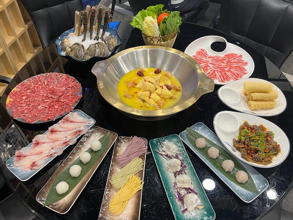 [KKday Exclusive Offer] Tsim Sha Tsui Lu Guo Seafood Hot Pot for 2 ...