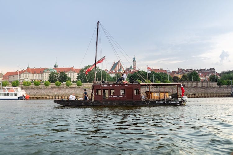 Sightseeing cruise along the River Vistula in Warsaw - KKday