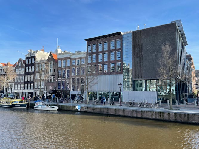 Anne Frank’s last walk and experience the secret annex in virtual ...