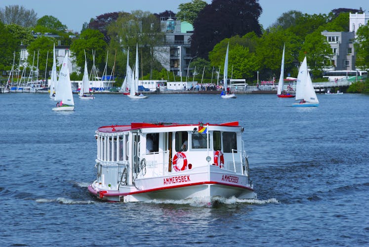 Alster tour on the water in Hamburg - KKday