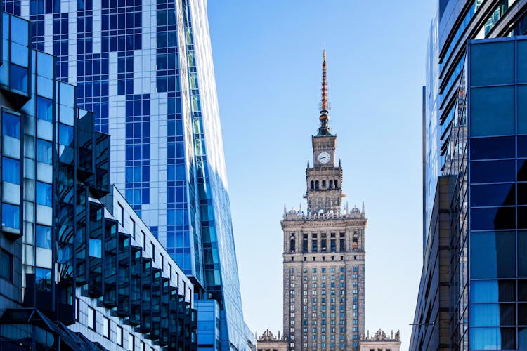 1-hour Tour of Warsaw with a Local - KKday