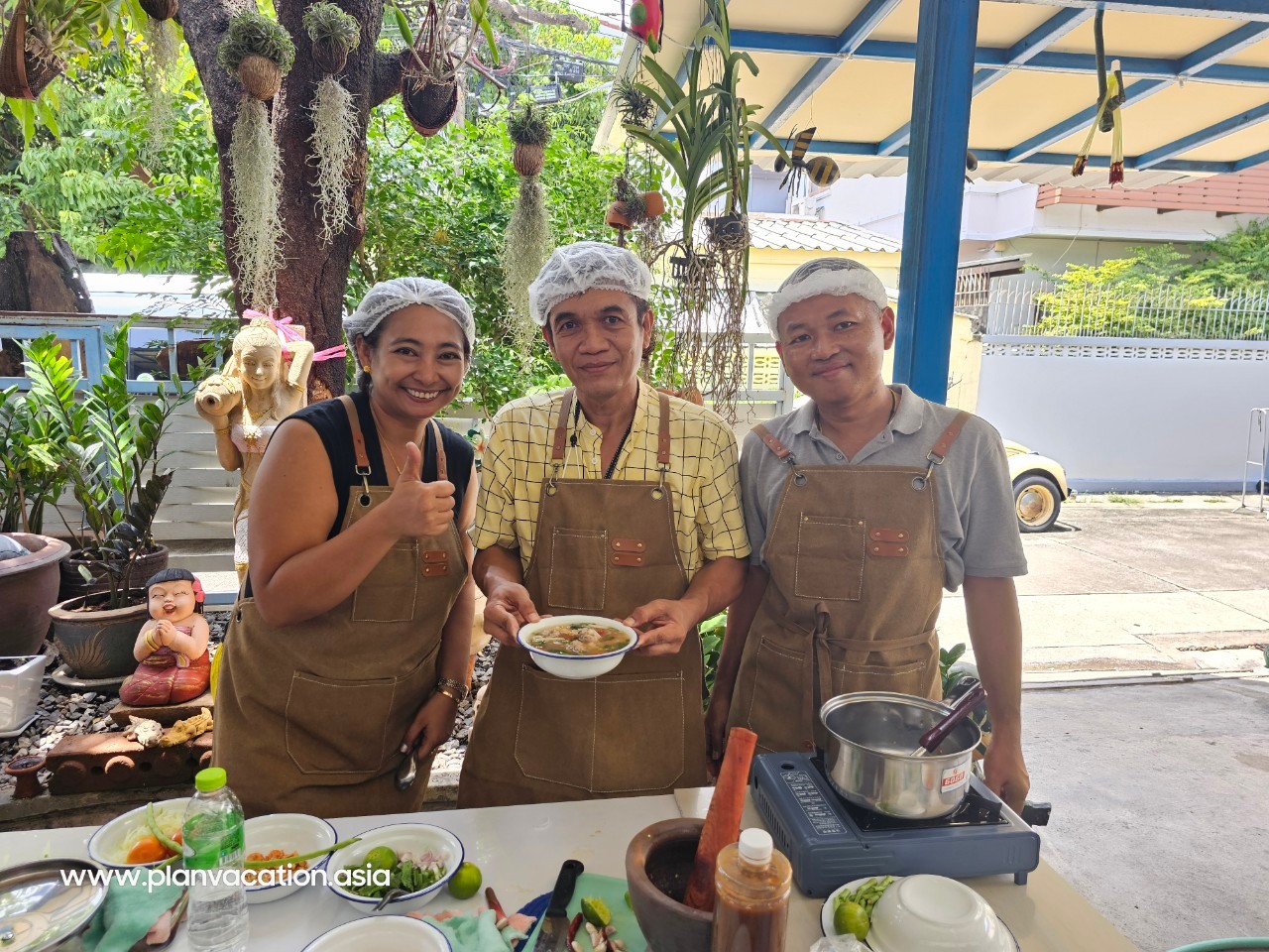 Cooking Class Uncle and Aunty Cooking Home | Bangkok - KKday