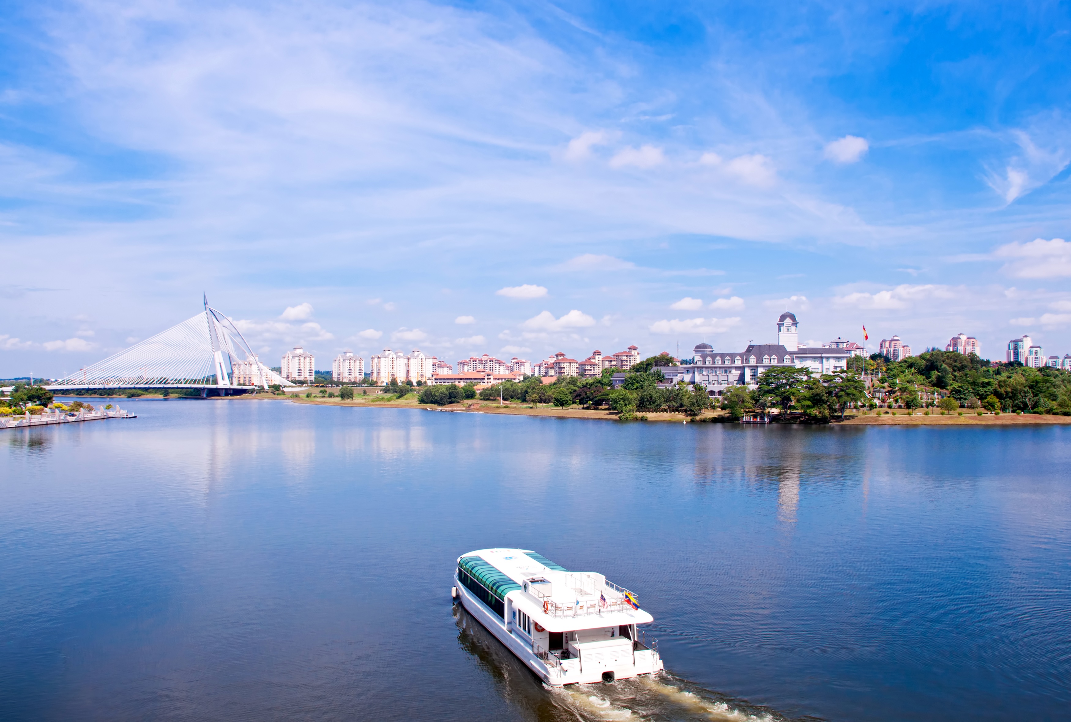Putrajaya Lake Sightseeing Day Cruise | Malaysia - KKday