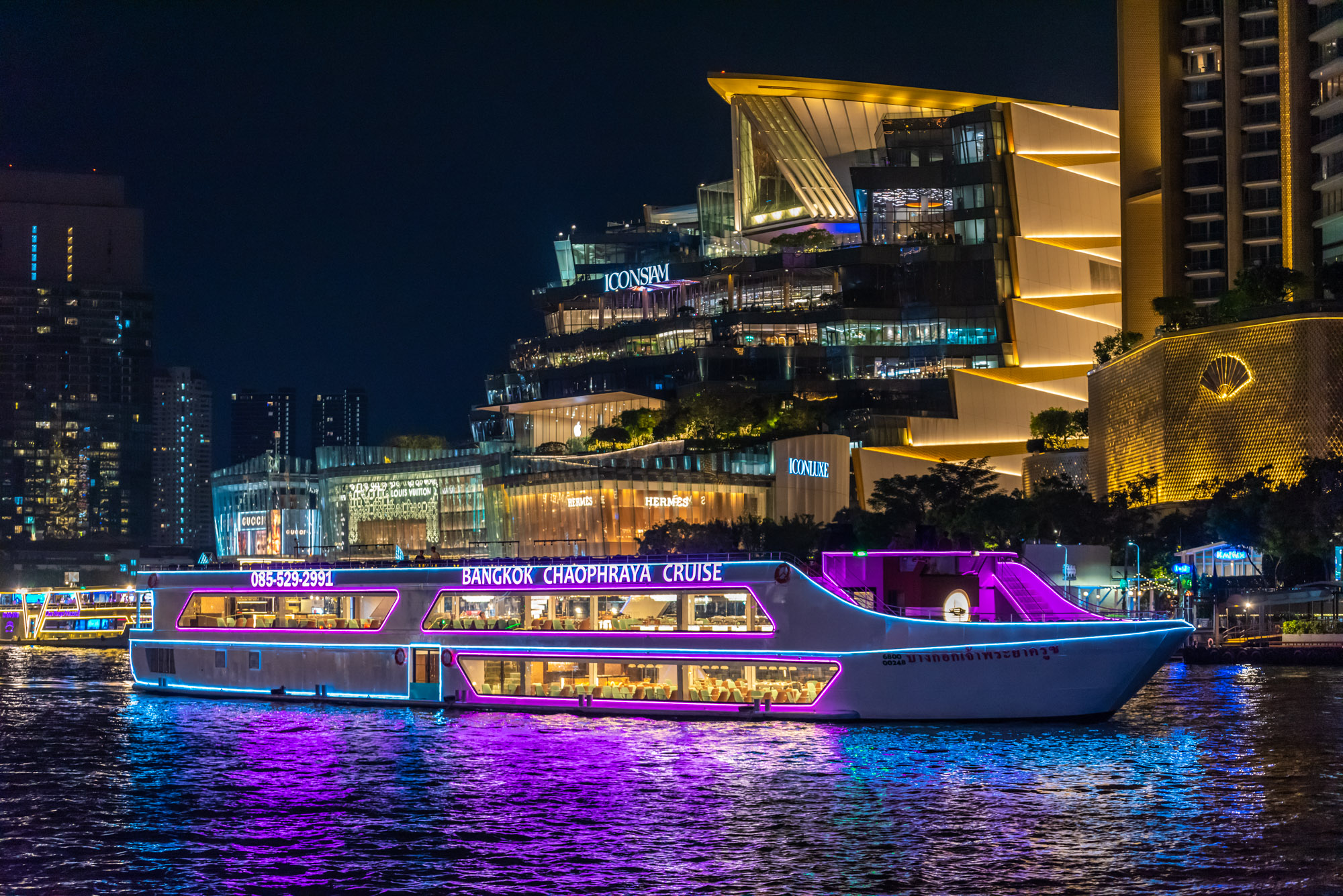 The Newest Luxury 5 Star Bangkok Chaophraya Dinner Cruise | Thailand ...