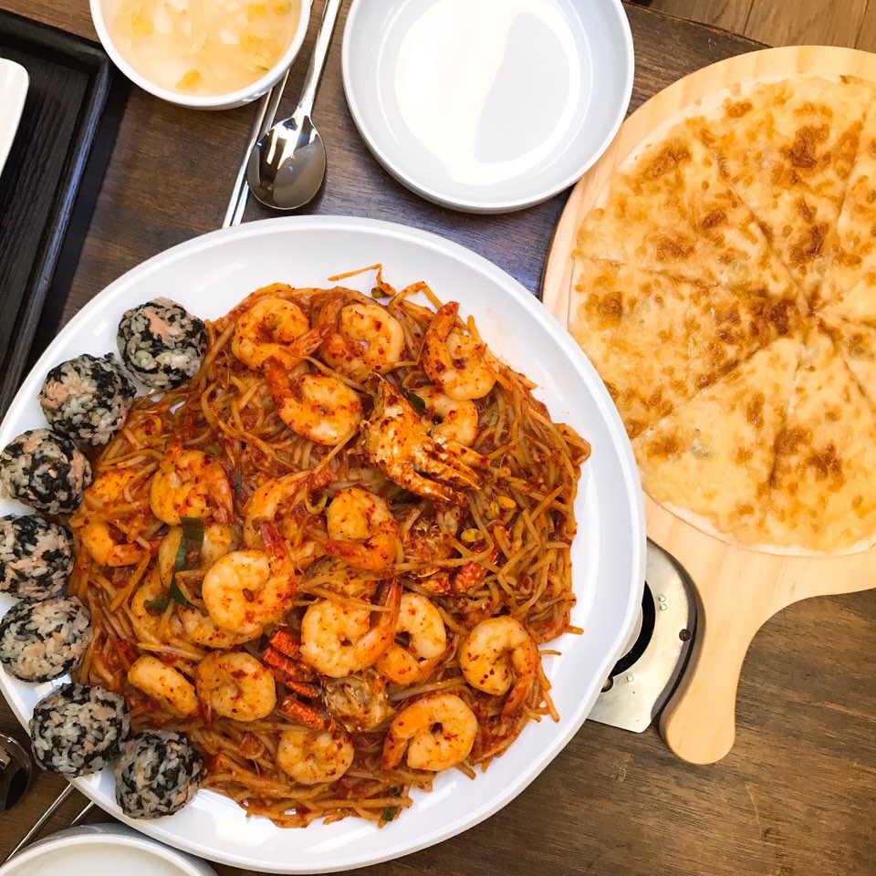 Korea Busan Sinhwa Gepan Seafood Restaurant (Seomyeon Branch) - KKday