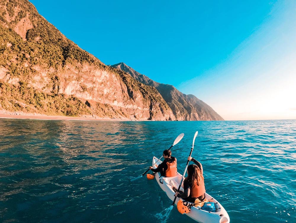 Taiwan Hualien Beach Camping & Sunrise Kayaking Experiences - KKday