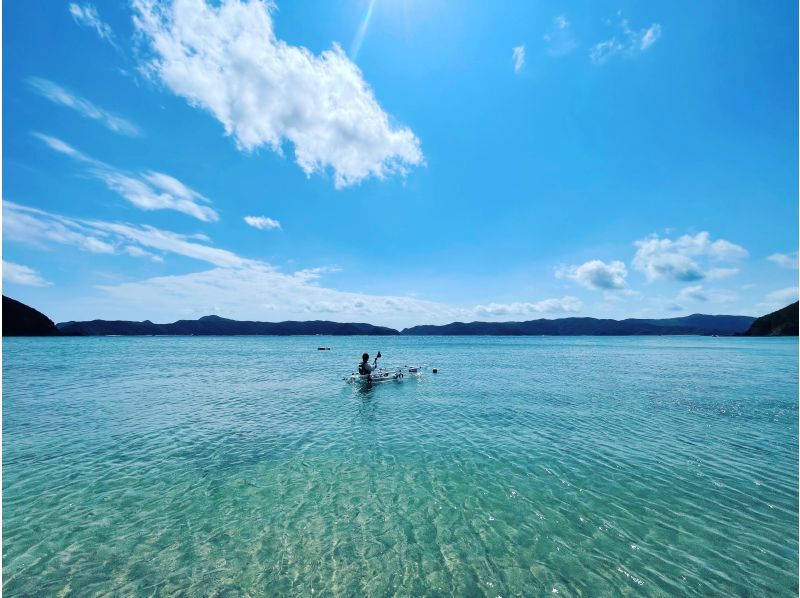 【奄美大島・南部】水中の景色も楽しめるクリアカヤック体験・安心のレクチャー付き - KKday