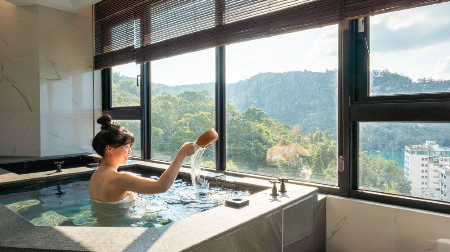 Sun Moon Lake Lili Wyndham Hot Spring Hotel | Private Hot Spring Rooms ...