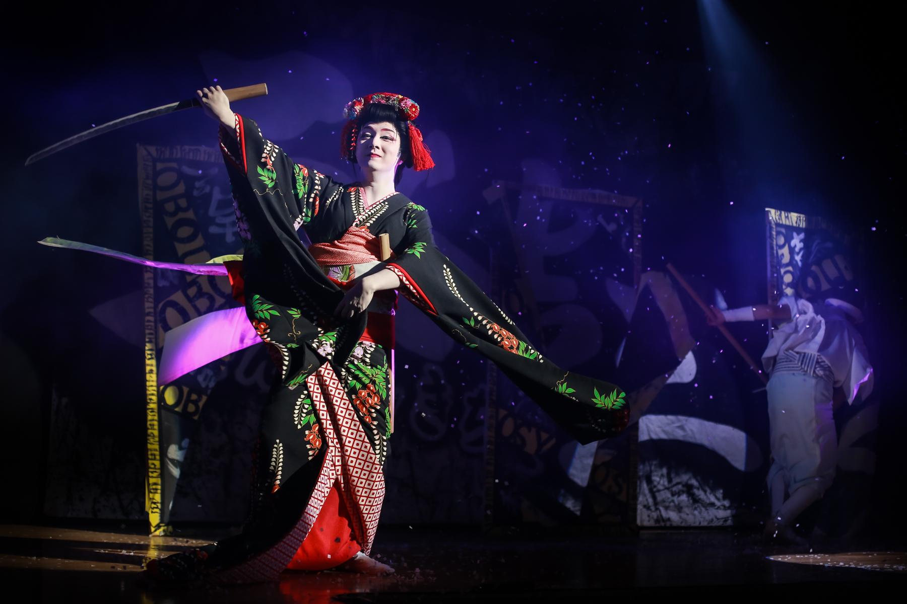 Asakusa: Guided Japanese Dance Show (Taishu Engeki) - KKday