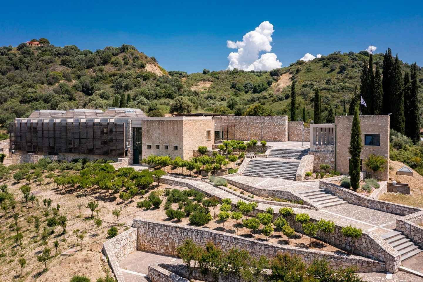 Elis: Tour of the Ancient Site & Museum by an Archaeologist｜Greece - KKday