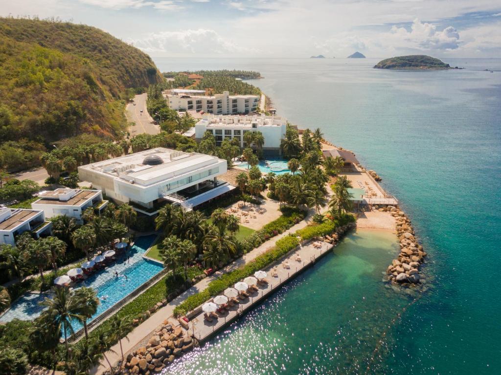 Nha Trang | Alibu Resort Beach & Pool Day Pass - KKday