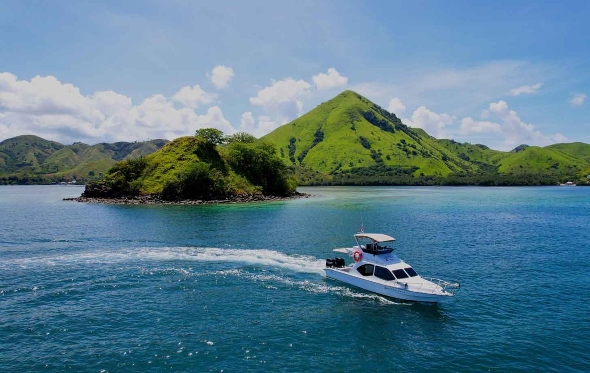 Labuan Bajo | Full-Day Komodo Speedboat Tour to 5 Destinations ...