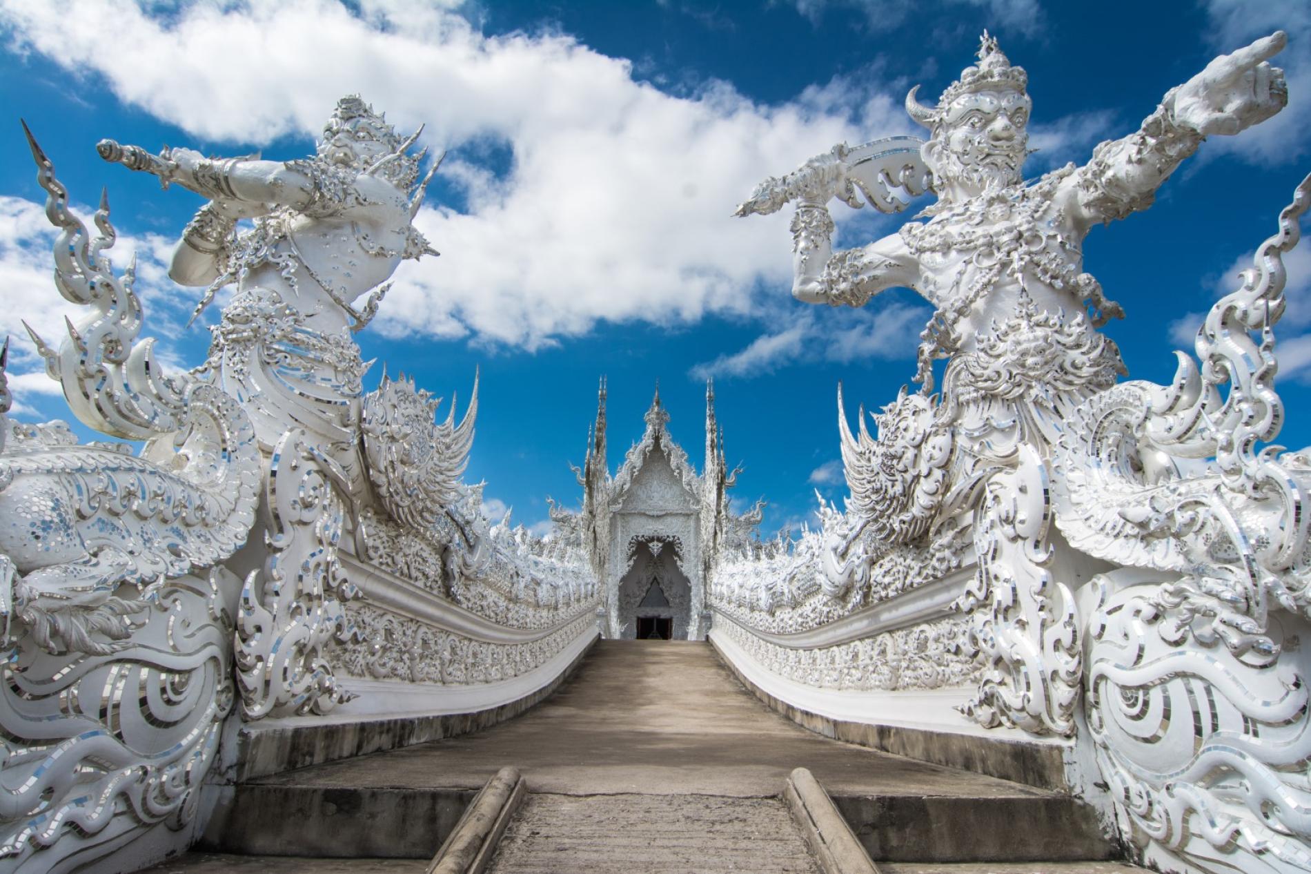 Chiang Mai Chiang Rai Day Tour Hot Spring Wat Rong Sue Ten White